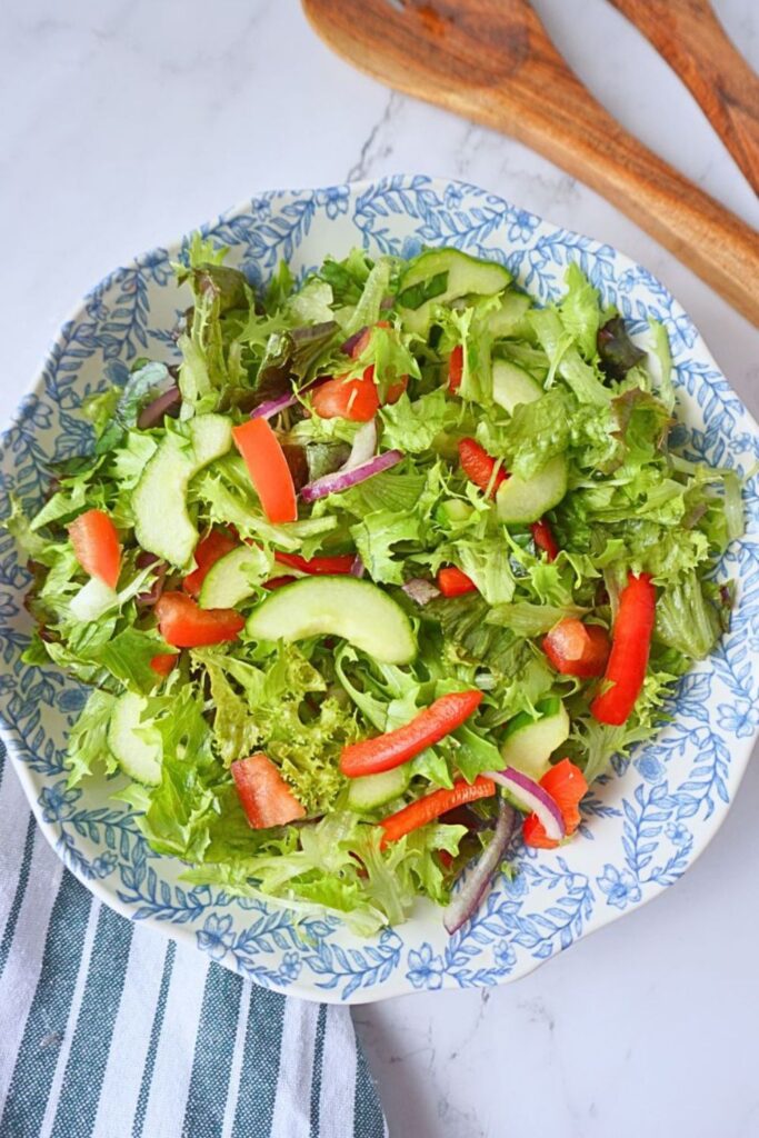 Simple Green Lettuce Salad - Pantry Trove